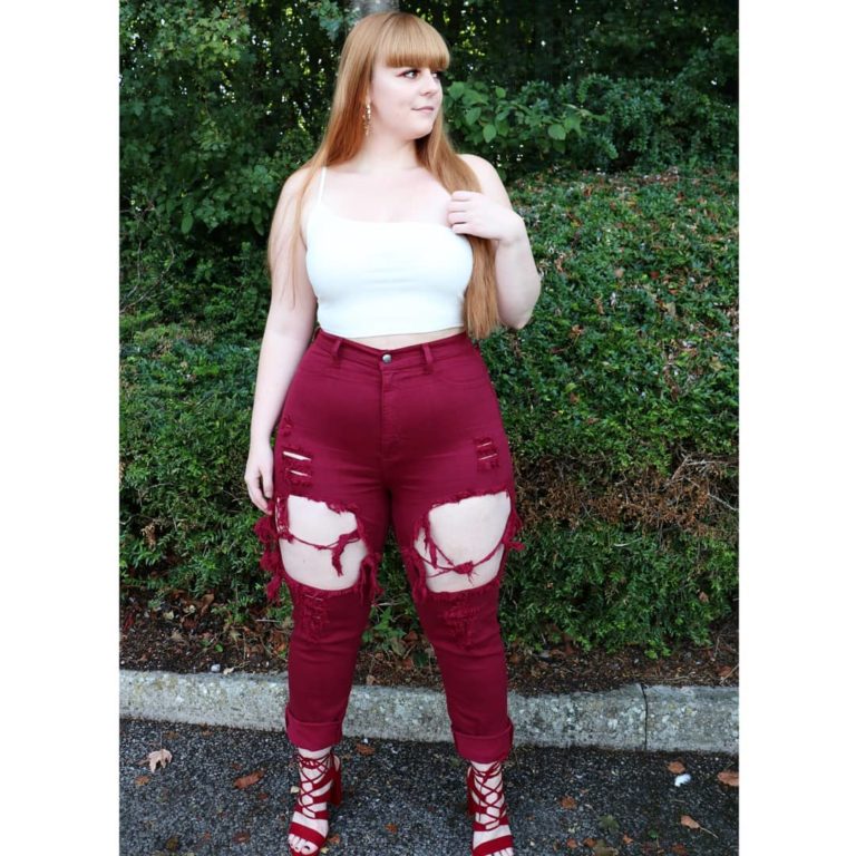 Plus Size Fitness Model - Nicole Herring a.k.a. @nlhfit - The Curvy List